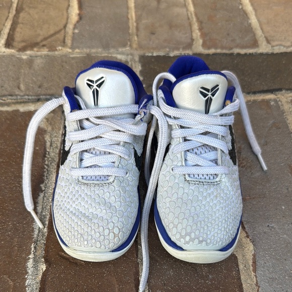 Nike | Shoes | Nike Blue And White Sneakers With Kobe Logo | Poshmark